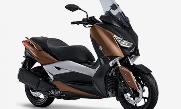 Yamaha XMax Warna Racing Yellow - BlogOtive